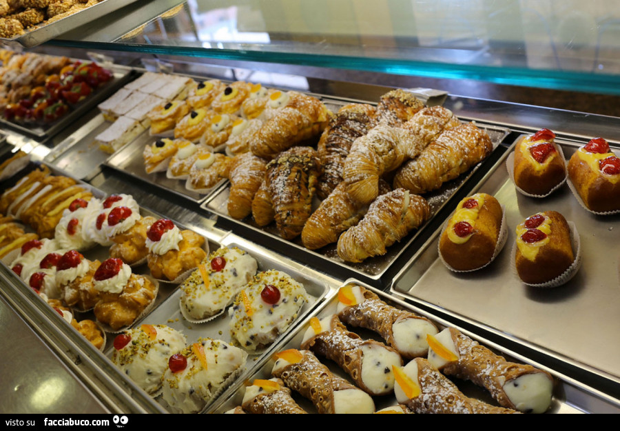 Pasticcini al bar - Facciabuco.com